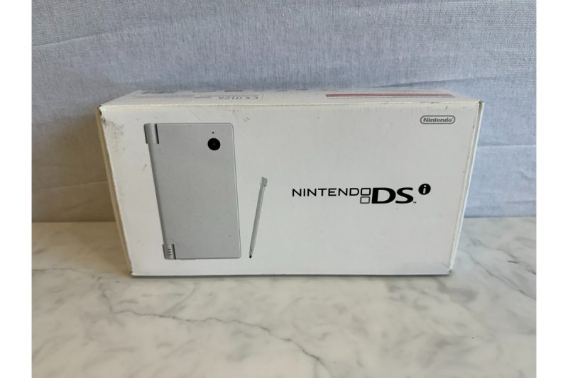 Nintendo DSi - White - Curiosity Classics