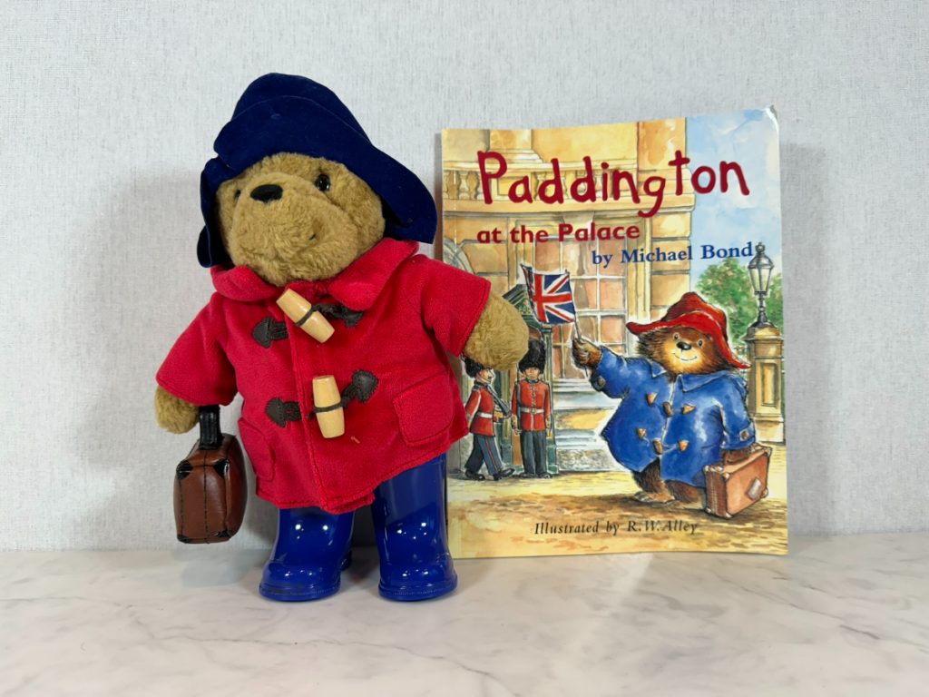 Paddington Bear at the Palace by Rainbow Designs - Curiosity Classics